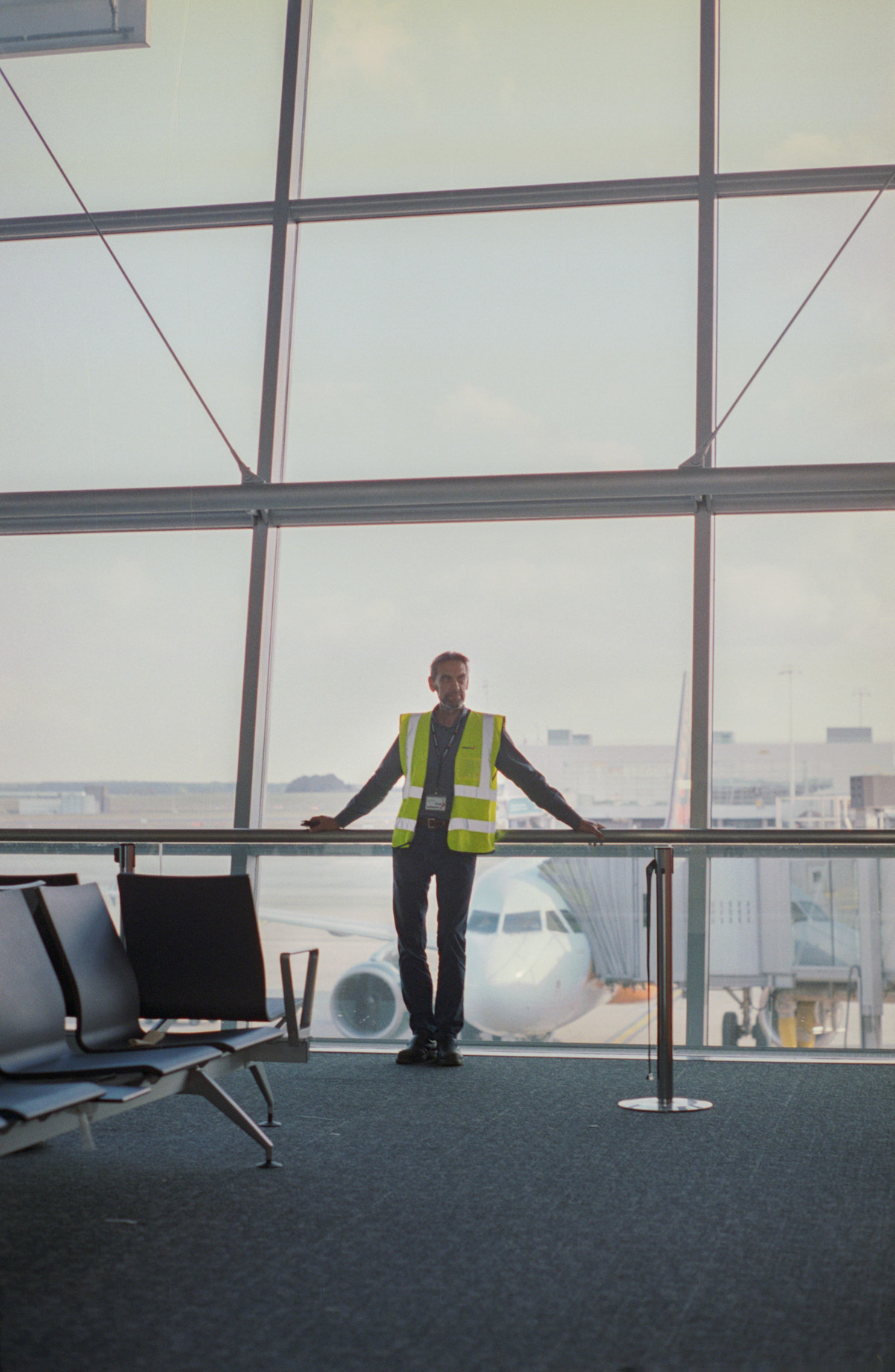 5 Frames... On my father's last day at work on Kodak Portra 800 (EI 400 ...